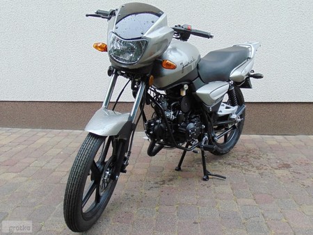 JUNAK junak-901-euro-4-nowy-od-dealera Gebrauchtmotorrad