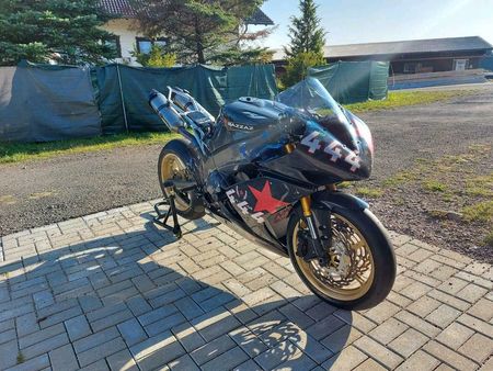 YAMAHA 2006-yamaha-r6-raven-edition-rare-in-black-with-extras-can-sell ...