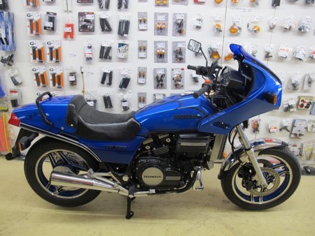 HONDA HONDA VF750 CUSTOM RC09 V4. ORIGINAL ODER BASIS FÜR BOBBER UMBAU ...