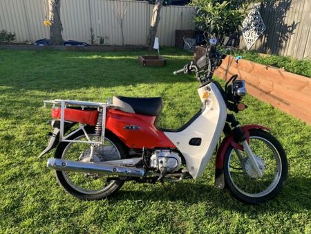 HONDA 2019-honda-super-cub-nbc110-postie occasion - Le Parking