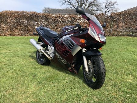 SUZUKI suzuki-rf-900-r Used - the parking motorcycles