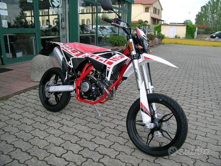 BETA moto-50cc-beta-track-rr-super-motard-edition-limitee tweedehands ...