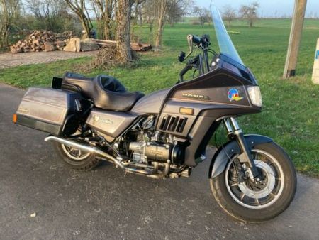 Honda Goldwing 1200 Bobber | Reviewmotors.co