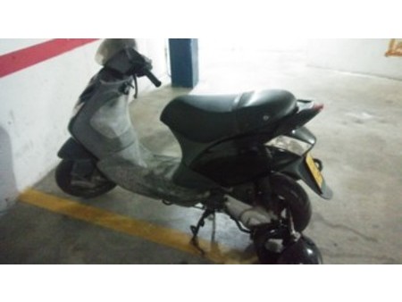 PIAGGIO ik-zoek-een-custom-piaggio-zip-b-klasse tweedehands - De Parking