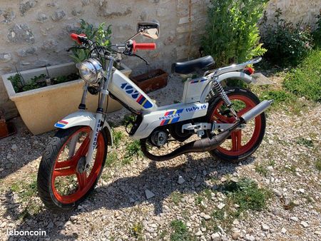 Peugeot 103 Ou Mbk 51 : Quelle Mobylette choisir ? – OVMN