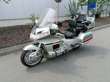 HONDA 1977-honda-gl1000-naked-goldwing-many-extras-corbin-seat-custom ...