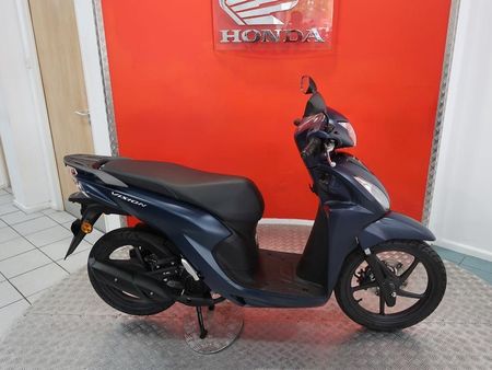 HONDA honda-vision-50cc tweedehands - De Parking