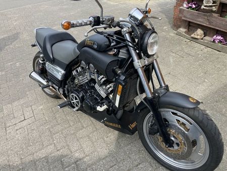 File:Paris Salon De La Moto 2011 Yamaha Vmax Par Lazareth Wikimedia ...