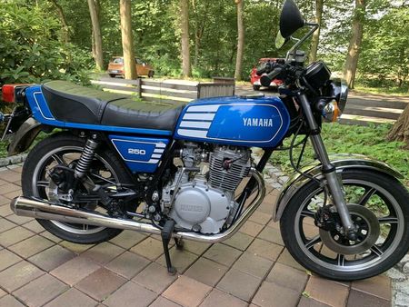 YAMAHA yamaha-xs250-super-zustand-7490km Used - the parking motorcycles