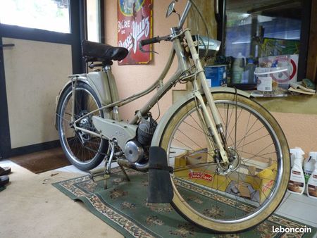 MBK MOBYLETTE MOTO BÉCANE MBK tweedehands - De Parking