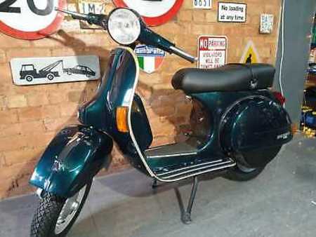 PIAGGIO 1983-piaggio-vespa-px200e-mk1-cross-over-british-racing-green-200cc Gebrauchtmotorrad