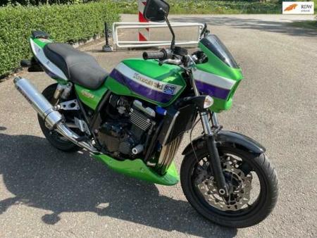 KAWASAKI kawasaki-tour-zrx-1100-r-eddie-lawson-replica Used - the ...
