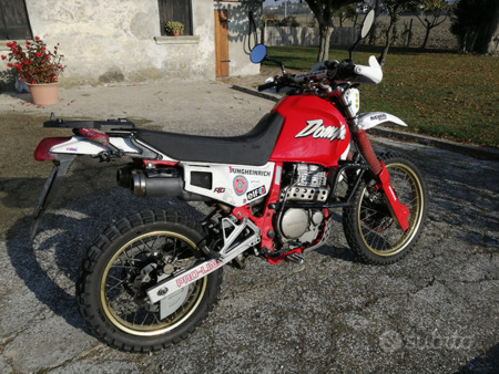 HONDA honda-650-dominator de segunda mano el Parking