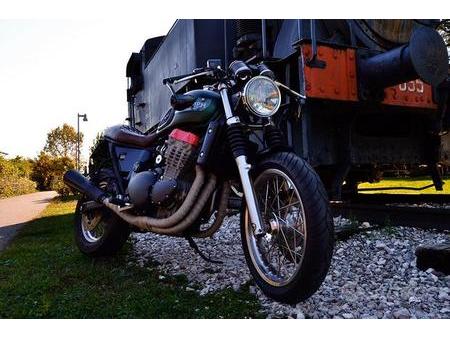 TRIUMPH triumph-adventurer-900cc-modern-classic-motorcycle Used - the ...