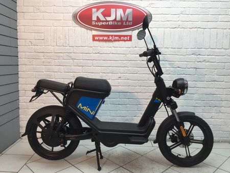 KEEWAY keeway-e-zi-mini-keeway-road-legal-electric-scooter tweedehands ...