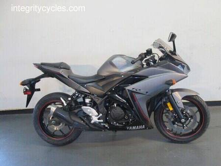 YAMAHA 2016 YAMAHA YZF-R3 Gebrauchtmotorrad