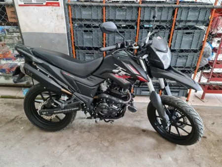 AKT AKT TTX200 EDICIÓN SUPERMOTARD M 2020 tweedehands - De Parking
