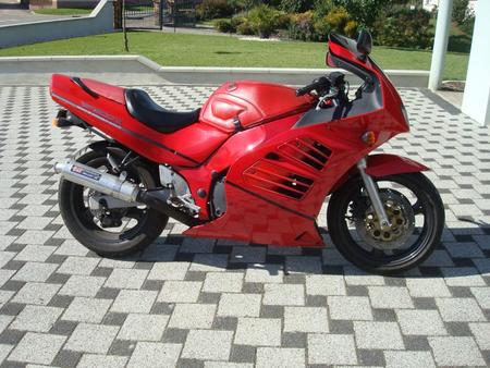 SUZUKI suzuki-rf-900-r Used - the parking motorcycles