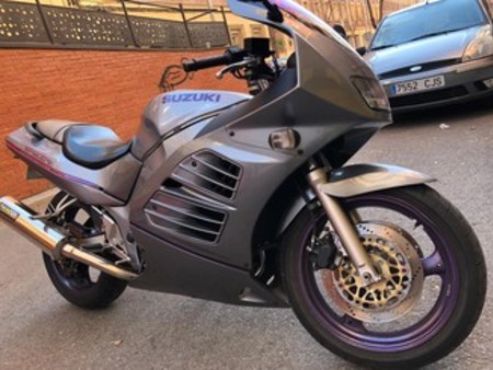 SUZUKI suzuki-rf-900-r Used - the parking motorcycles