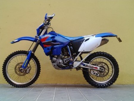YAMAHA YAMAHA WR 250, 2005 GOD. Used - the parking motorcycles