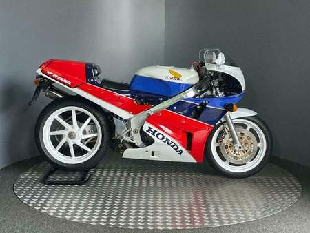 HONDA honda-vfr-750-rc30-1989-with-14-955-miles-uk-bike-original-condition Used - the parking ...