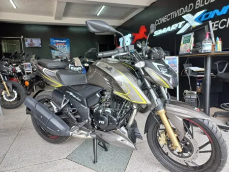 TVS apache-rtr-200-4v-top-frost-calcomania-verde-2023 occasion - Le Parking