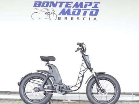 FANTIC MOTOR fantic-motor-issimo-50-urban-2022-bici-elettrica ...