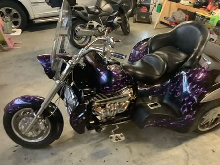 BOSS HOSS BOSS HOSS V8 CHEVY MOTORCYCLE Used - the parking motorcycles