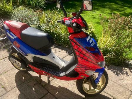APRILIA aprilia-sr50-spider-man-edition-2-stroke-mot-scooter-moped-50 ...