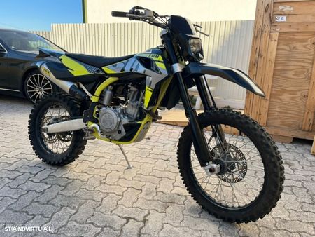 SWM swm-rs-500r Used - the parking motorcycles