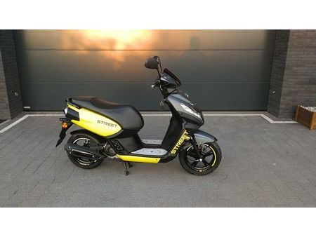 PEUGEOT skuter-peugeot-kisbee-50ccm-4t-street-line-super-stan-maly ...