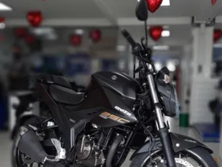 SUZUKI suzuki-gsxr-750-k5-gsx-r-gixxer-predator-corona-g-pack ...