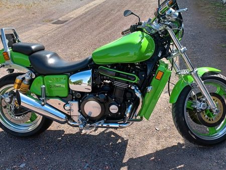 Kawasaki Eliminator 900