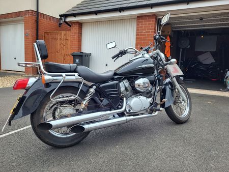 HONDA honda-vt125-shadow-125cc de segunda mano el Parking