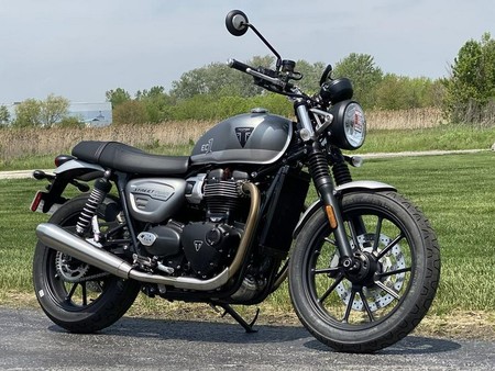 TRIUMPH 2022-triumph-street-twin-ec1-matt-silver-ice-matt-aluminium ...