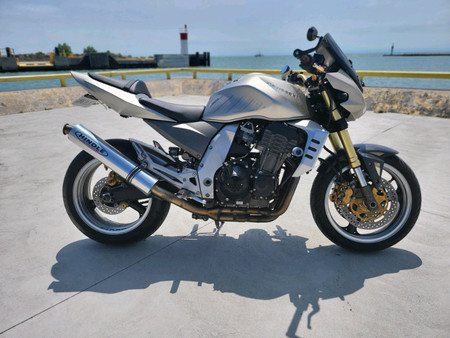 KAWASAKI z1000-kawasaki Used - the parking motorcycles