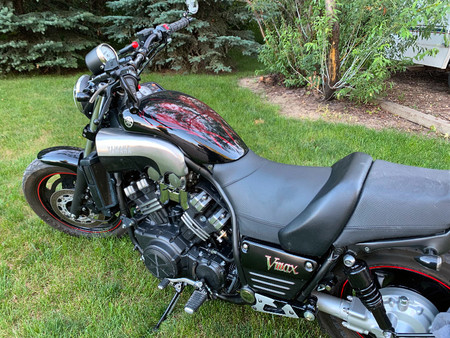 YAMAHA 2006-yamaha-vmax tweedehands - De Parking