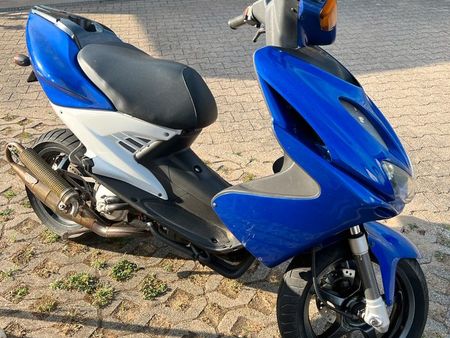YAMAHA YAMAHA AEROX / MBK NITRO 25 PAPIERE YASUNI R Gebrauchtmotorrad