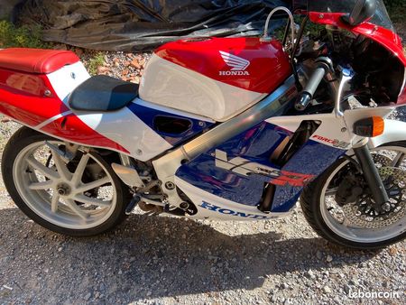 HONDA 400-vfr-nc30 Used - the parking motorcycles
