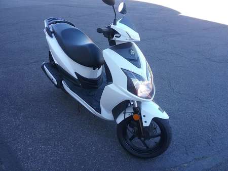 SYM 50cc-5800km-roule-tres-bien-pneus-neufs occasion - Le Parking