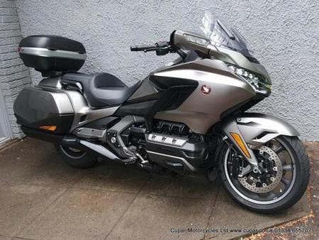 HONDA honda-gl1800-bk-goldwing-bagger-stunning-machine occasion - Le ...