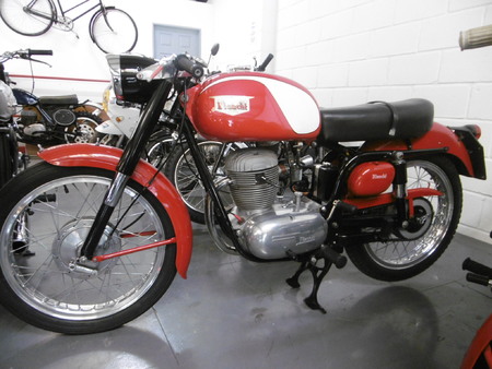 BIANCHI BIANCHI TONALE SPORT DELUX 175 FULL RESTORATION 1956 A VENDRE ...