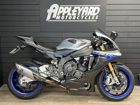 YAMAHA yamaha-r1m-yzf-r1-super-bike-akrapovic-stunning occasion - Le ...