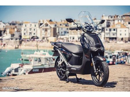 SUPER SOCO scooter-electrique-supersoco-cpx-50cc-autonomie-70-kms ...