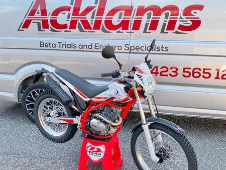 BETA 2023-beta-alp-200-4t-white-finance-and-uk-delivery-available ...