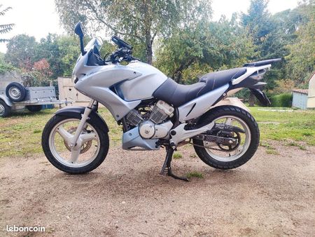 HONDA honda-xl-varadero-125-cm3-injection occasion - Le Parking