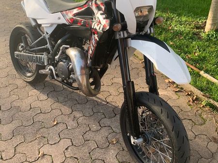 HUSQVARNA husqvarna-sm-125-wre Gebrauchtmotorrad