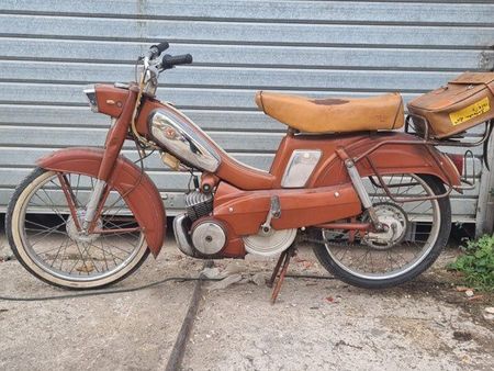 MBK mobylette-motobecane-av89-phare-carree-dans-son-jus tweedehands ...