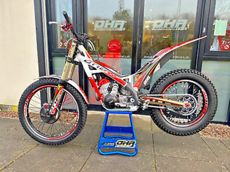 TRS new-2023-trs-one-rr-300cc-electric-start-trials-bike-top-spec-instock-now tweedehands - De ...