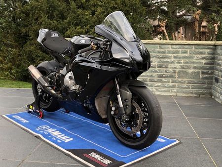 YAMAHA YAMAHA R1 RN32 RN49 RN65 / GYTR / RACEBIKE / VIELE NEUTEILE ...